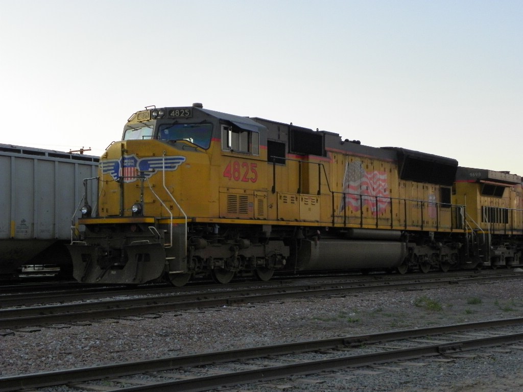 UP SD70M 4825